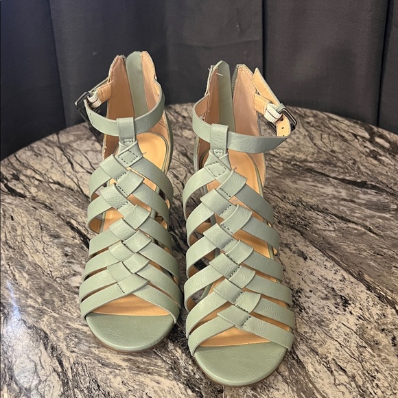 XOXO | Shoes | Xoxo Sage Green Strappy Sandals | Poshmark